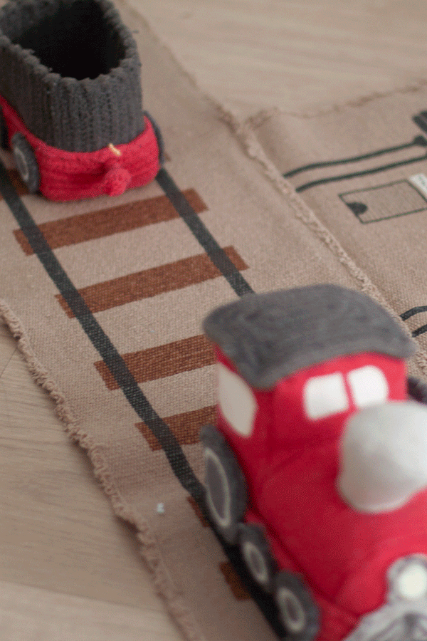 Ride & Roll Train Toy – Lorena Canals | Official Website