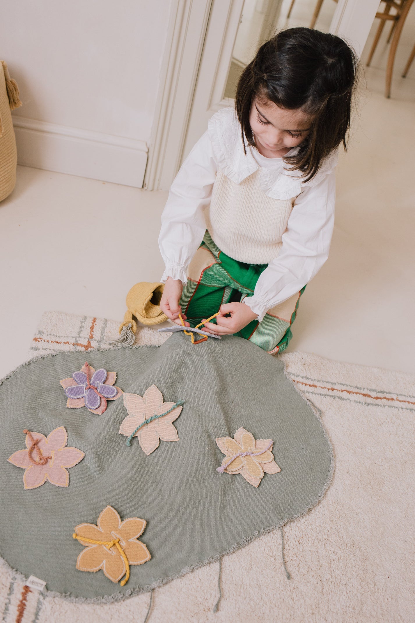 SMALL WORLD GREEN TOY FLOWER GARDEN – Lorena Canals | Official Website