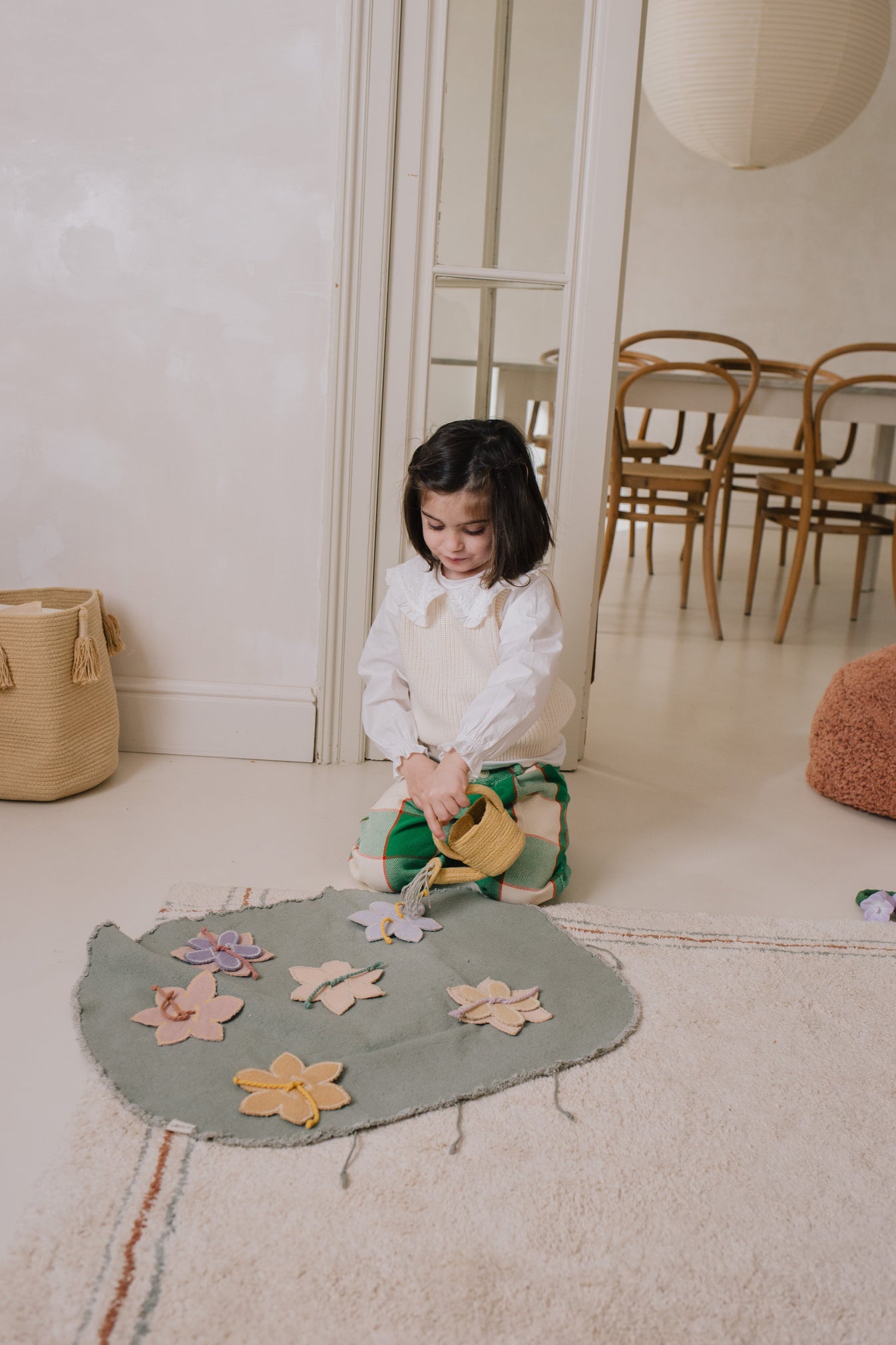 SMALL WORLD GREEN TOY FLOWER GARDEN – Lorena Canals | Official Website
